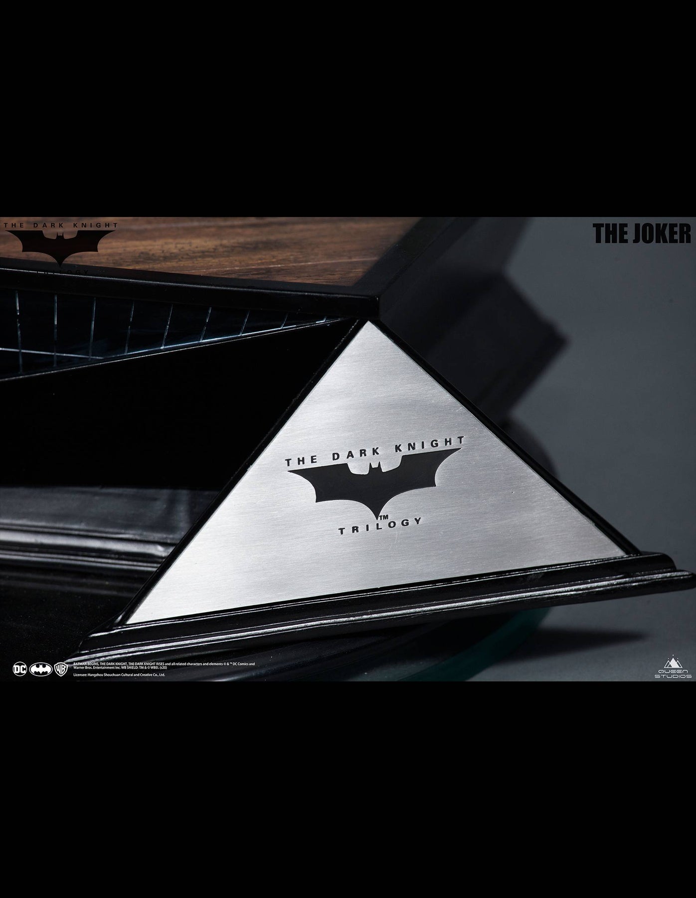 Heath Ledger Joker 1:3 Statue - Queen Studios